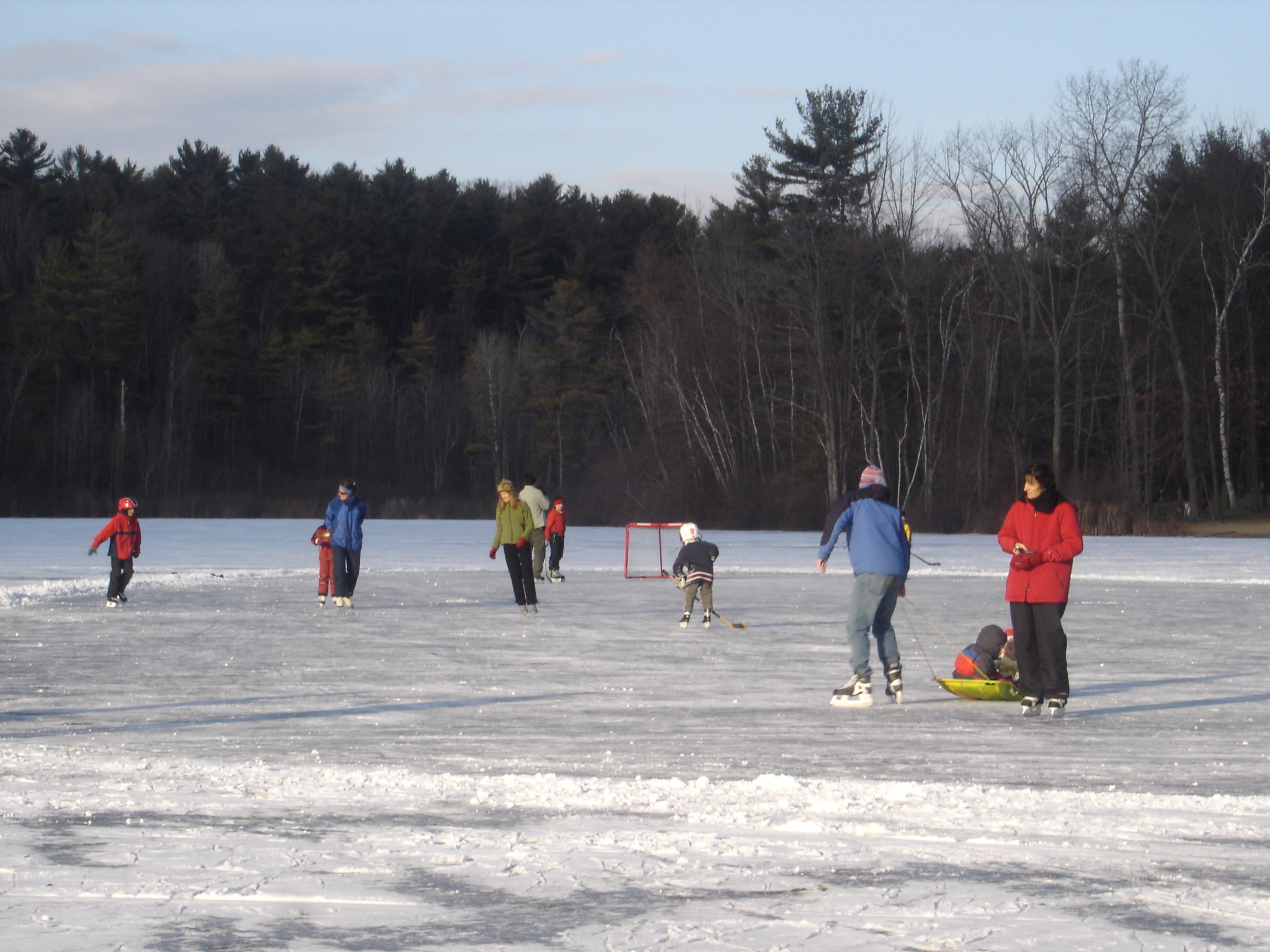 Folks are enjoying ice skating at Lake Mansfield! | Great Barrington ...